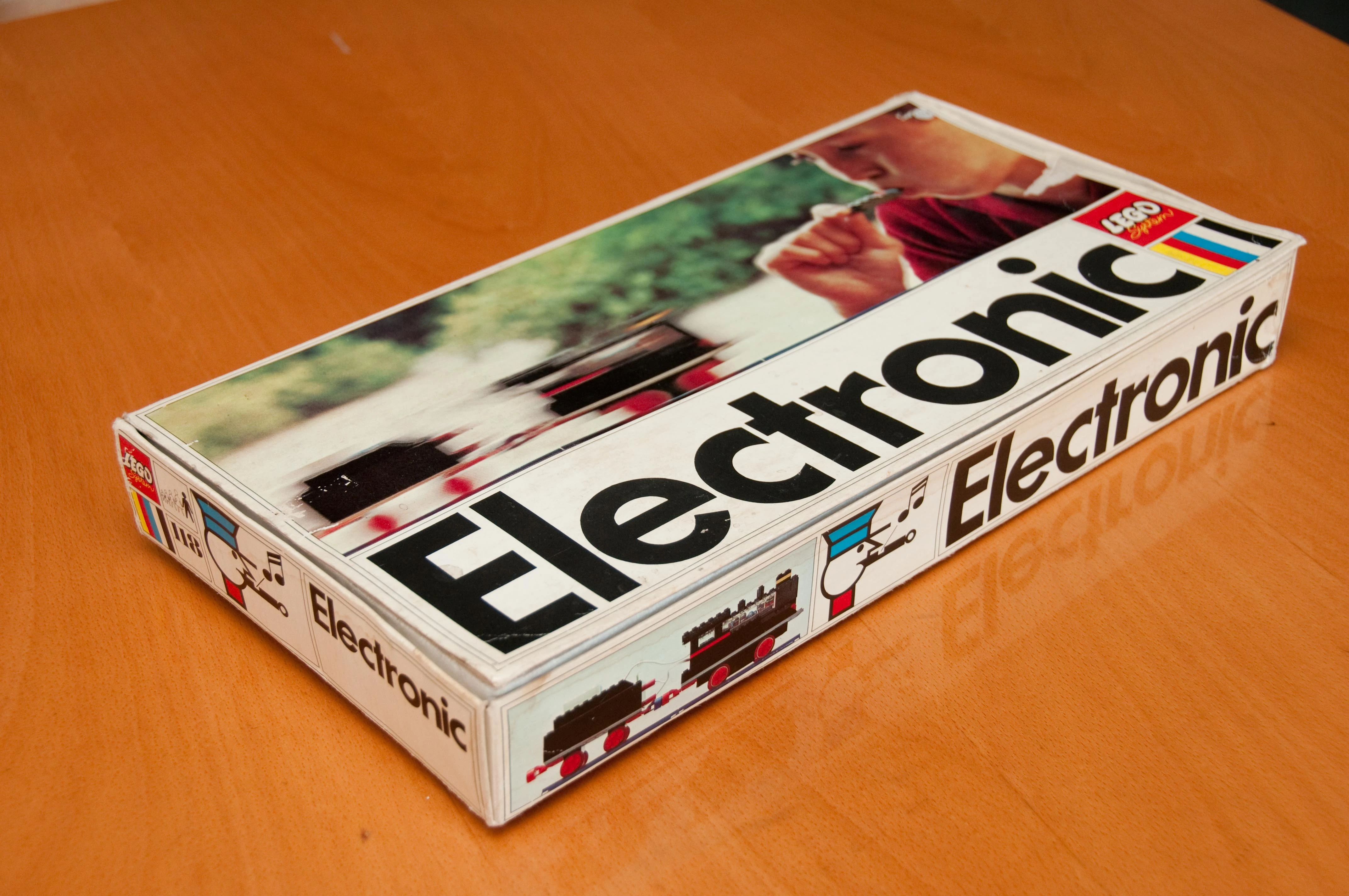 118 Electronic Train - Brickipedia, the LEGO Wiki